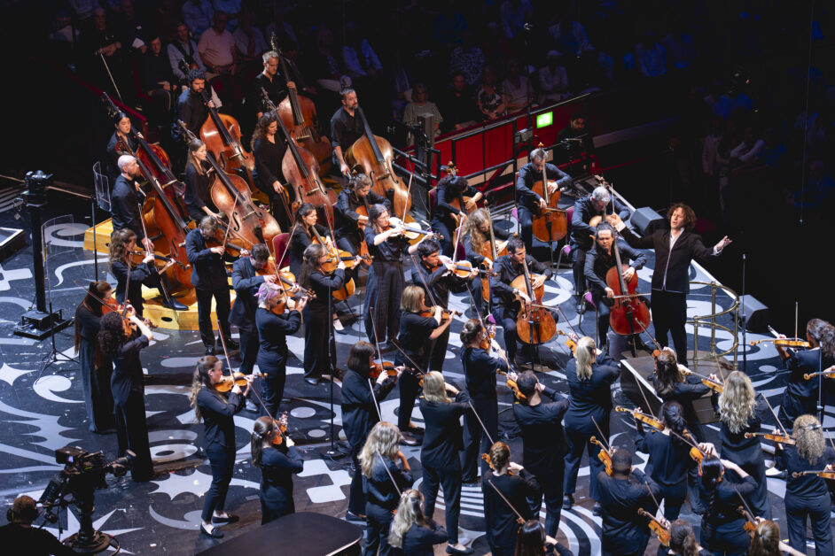 Review - BBC Proms 2025: Aurora Orchestra plays Shostakovich's Symphony ...